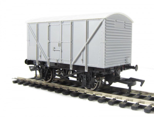 Dapol A012 Unpainted Box Van OO Gauge - themodellerstoolbox.com