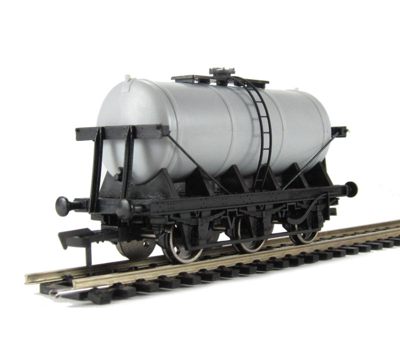 Dapol A021 6 Wheel Milk Tanker - Unpainted OO Gauge ...